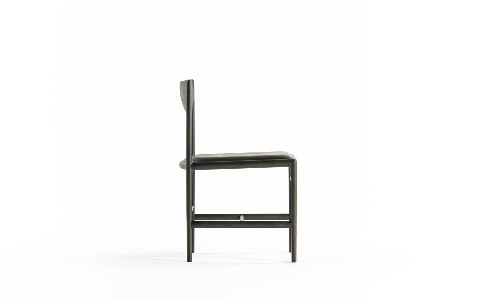 a chair on the vertical axis - Charcoal grey